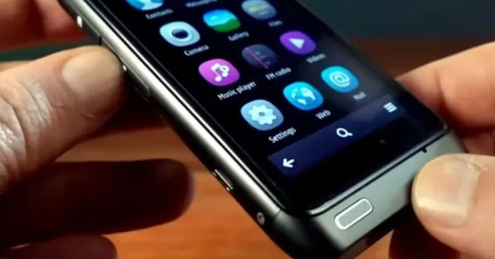 Легендарный Nokia N8 получил вторую жизнь. Вышла новая прошивка